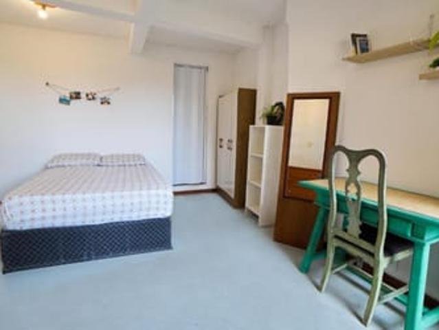 Quarto com banheiro privado