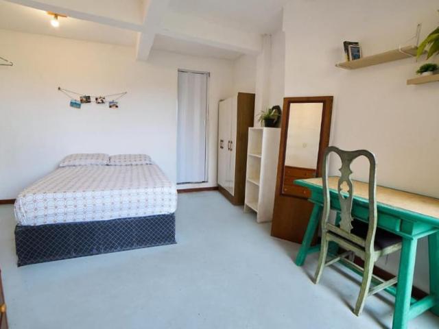 Quarto com banheiro privado