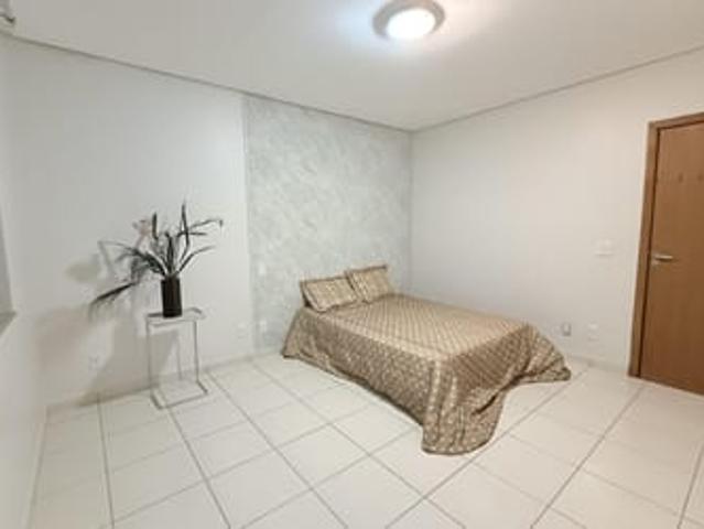 Quarto com closet e banheiro, condomínio fechado horizontal