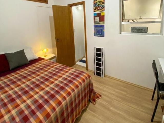 QUARTO COM CLOSET NO CENTRO DE POA