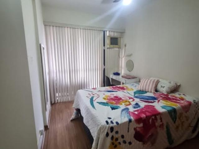 Quarto com varanda e banheiro de uso exclusivo