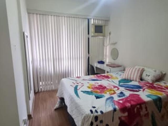 Quarto com varanda e banheiro de uso exclusivo