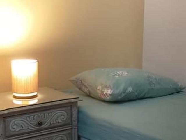 Quarto compartilhado para moças estudantes