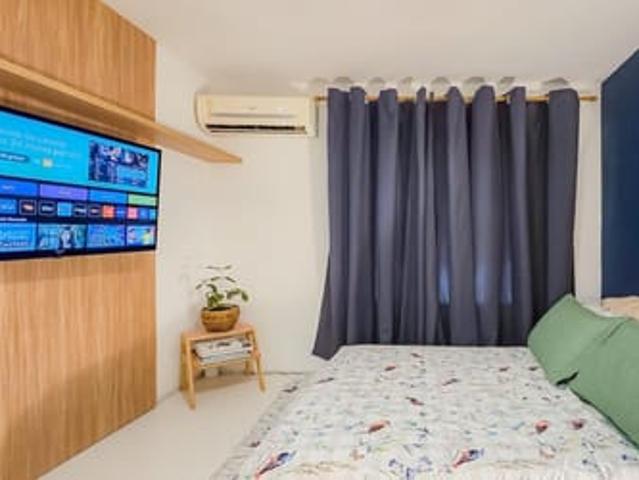 Quarto completo em condomínio com piscina e natureza