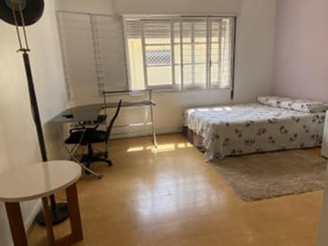 Quarto Amplo com Wifi Rapido Localizaçao excelente