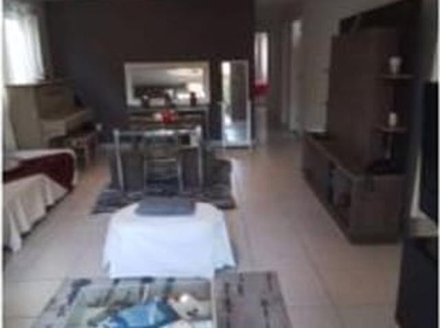 Quarto amplo, confortavel e aconchegante