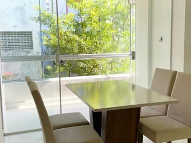 QUARTO AMPLO DISPONÍVEL PARA ALUGUEL
