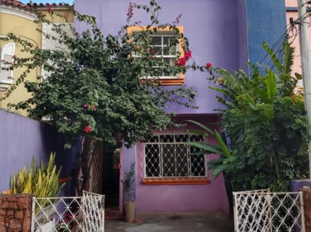 QUARTO AMPLO E AREJADO EM CASA PARA QUEM AMA CACHORRO