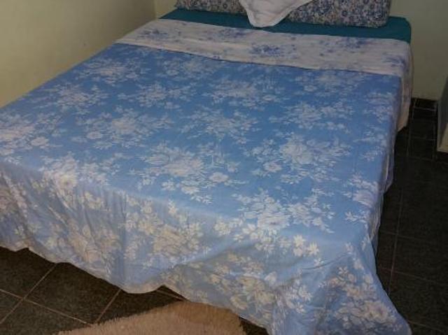 Quarto amplo e confortável