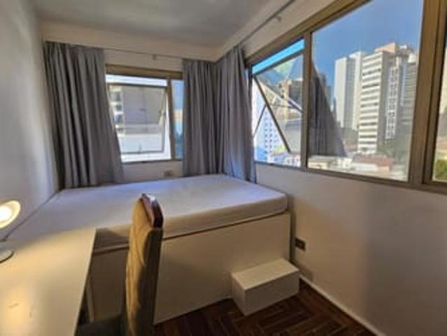 QUARTO AMPLO EM AP AO LADO DA AV. PAULISTA TUDO INCLUSO