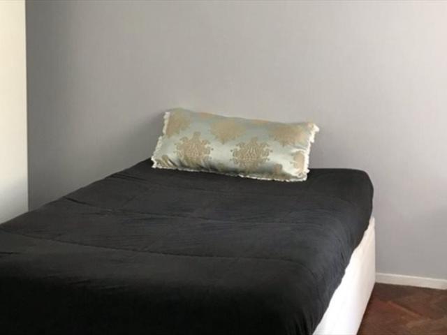 Quarto aconchegante! Quadrissema da Praia de Copacabana com garagem
