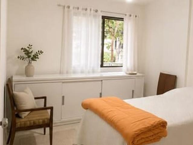 Quarto + banheiro privativo