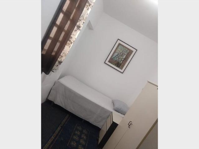 Quarto Berrini/ vila Olímpia 990 reais