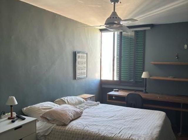 Quarto grande nas alturas com vista especial