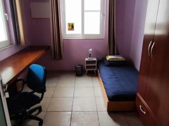 Quarto Grande em Pensionato