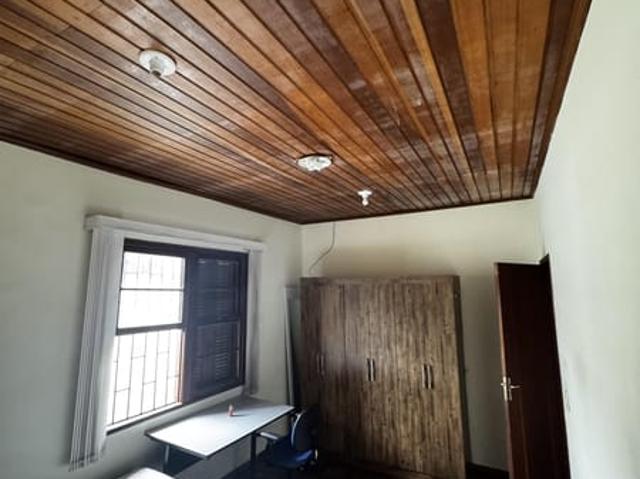 Quarto grande para alugar ao lado do Centro Cívico