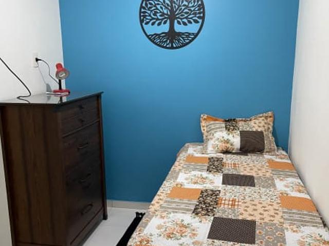 Quarto de dependências são 2 quartos mas só para 1 pessoa
