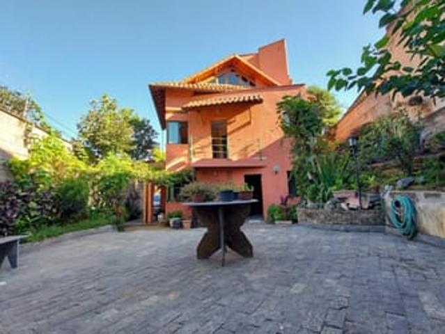 Quarto de Solteiro em Imóvel de Alto Padrão