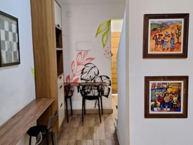 QUARTO DUPLO COMPARTILHADO EM SANTOS