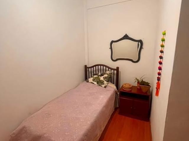 Quarto em Copa! Mora em uma casa de mulheres!
