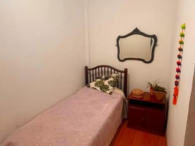 Quarto em Copa! Mora em uma casa de mulheres!