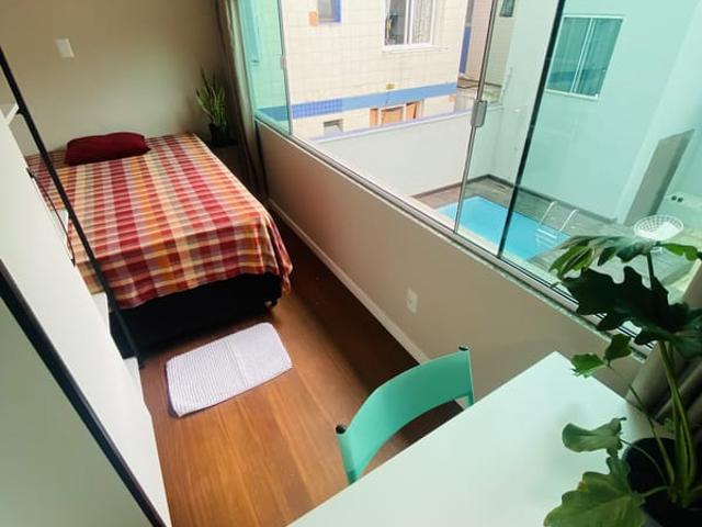 QUARTO EM CASA AO LADO DO HOSPITAL MOINHOS DE VENTO
