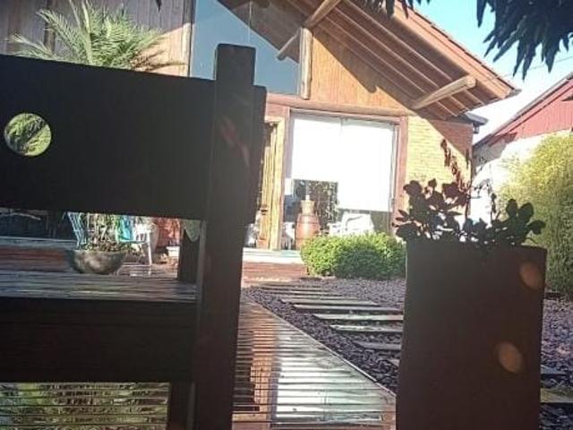 Quarto em casa ampla, aconchegante