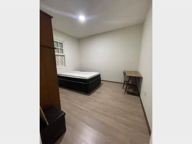 Quarto em Casa no Parque Industrial Próximo do Centro