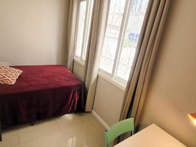 QUARTO EM CASA PRÓXIMO AO PARCÃO / MOINHOS DE VENTO /SHOPING