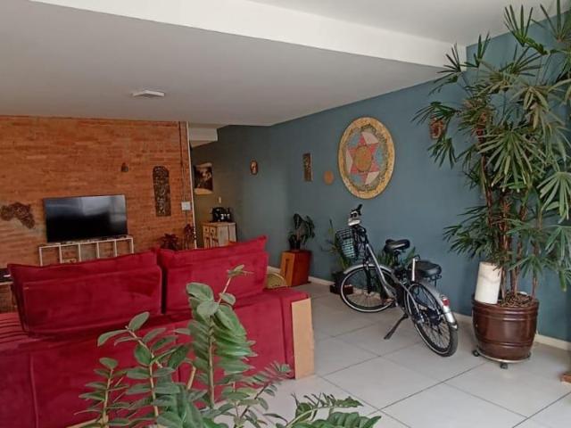 Quarto em Alto de Pinheiros