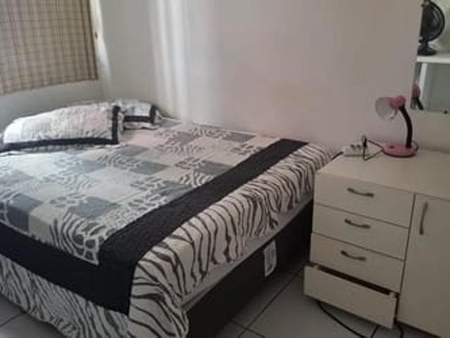 QUARTO EM APTO COMPARTILHADO