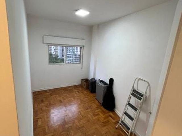 Quarto em apartamento