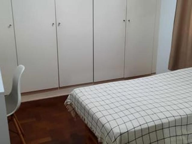 Quarto em apartamento e localização perfeitos
