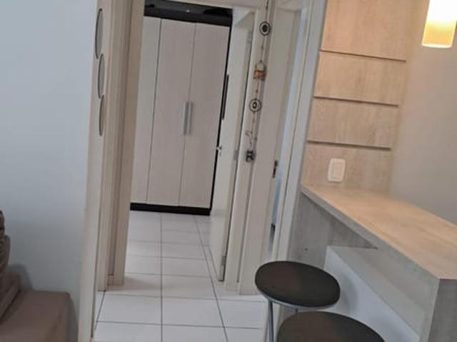 Quarto em apartamento em predio familiar