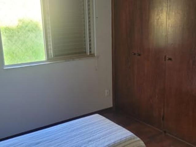 Quarto em apartamento exclusivo para mulheres