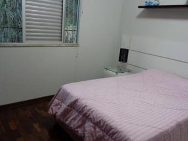 Quarto em apartamento exclusivo para mulheres