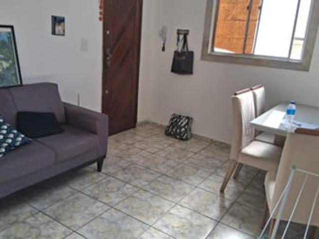 Quarto em apartamento no Planalto BH