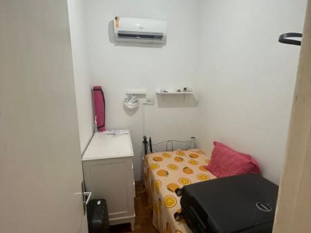 Quarto em Botafogo com ar Feminino