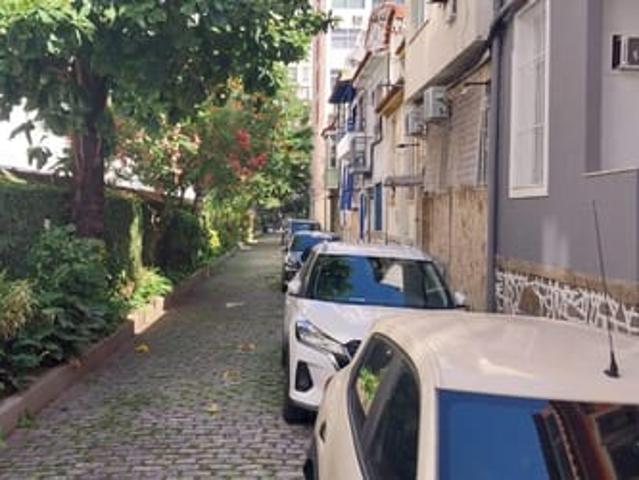 Quarto em Botafogo mobilhado