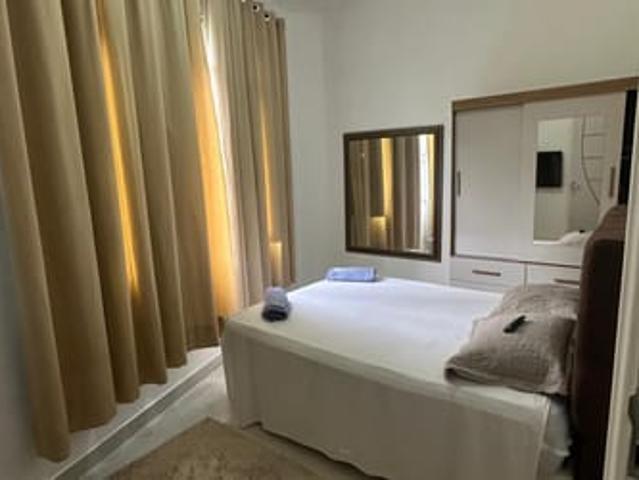 Quarto em frente ao Metrô Estácio
