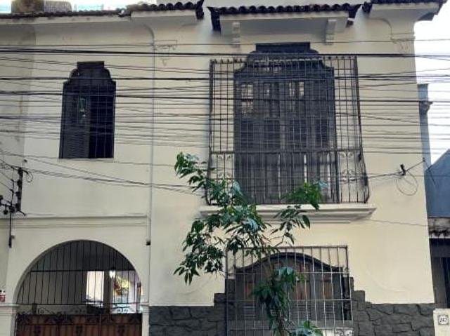 Quarto com varanda em otima casa no inga