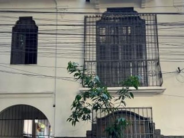 Quarto em otima casa no inga