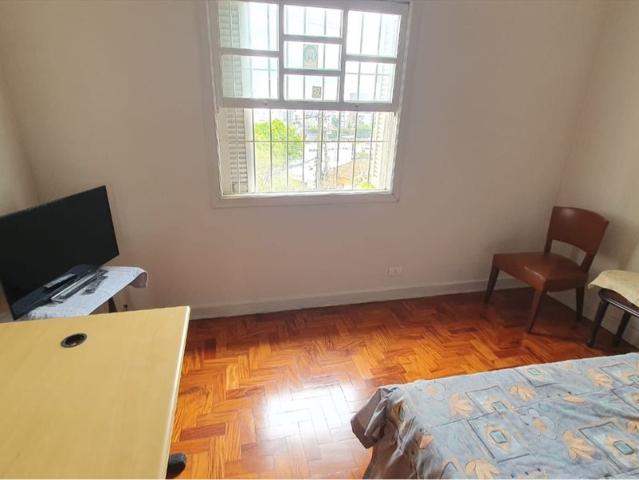 Quarto em sobrado em Pinheiros
