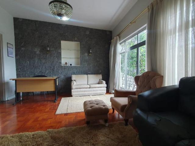 Quarto em sobrado em Pinheiros