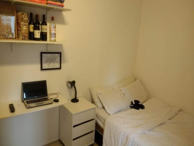 Quarto em Pinheiros bem localizado