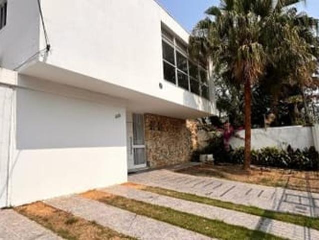 Quarto excelente Casa Jd. Esplanada SJC