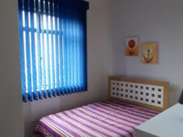 Quarto Excepcional com Cama de Casal Super Confortável