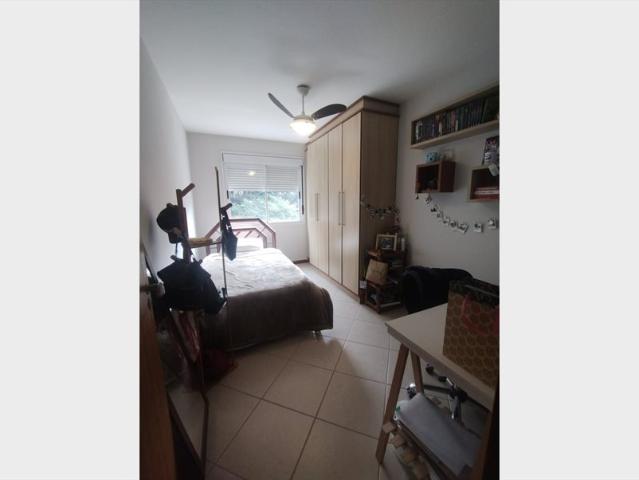 Quarto feminino individual na próximo à UFSC