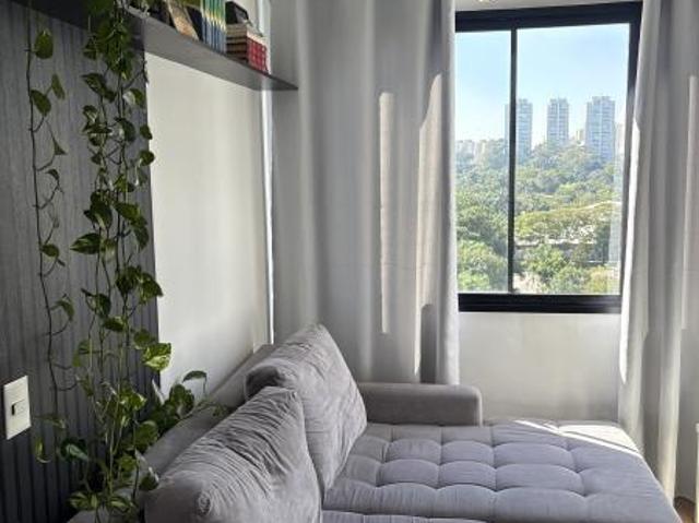 Quarto individual com cama queen