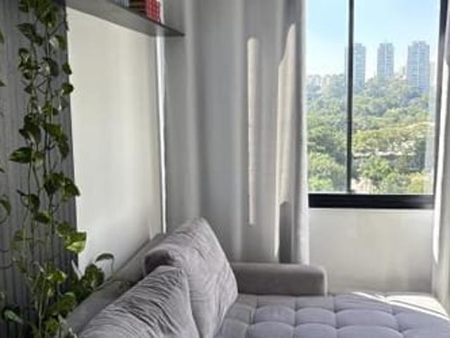 Quarto individual com cama queen
